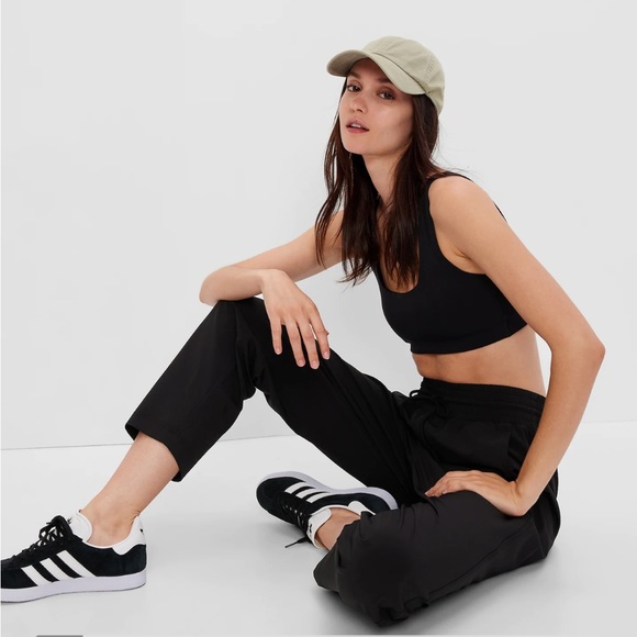 GAP | Pants & Jumpsuits | Gap Fit High Waisted Black Run Around Pants M ...